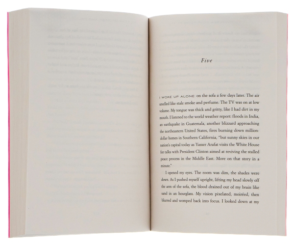 Книга «My Year of Rest and Relaxation» – Оттесса Мошфеґ, купити за ...